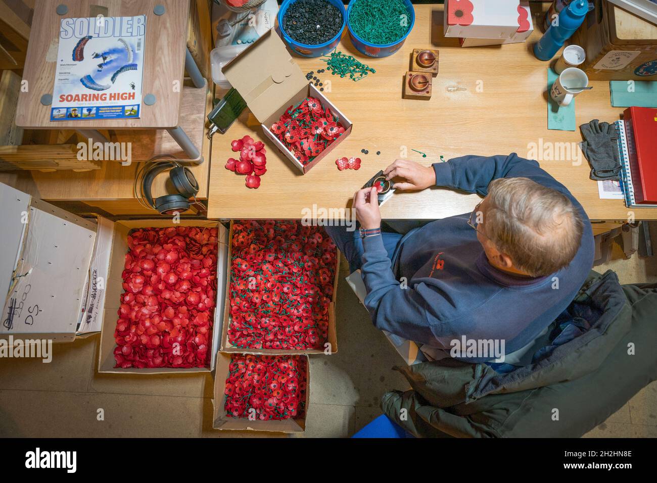 Veteran Willie Urban, from Lady Haig Poppy Factory, makes special ...