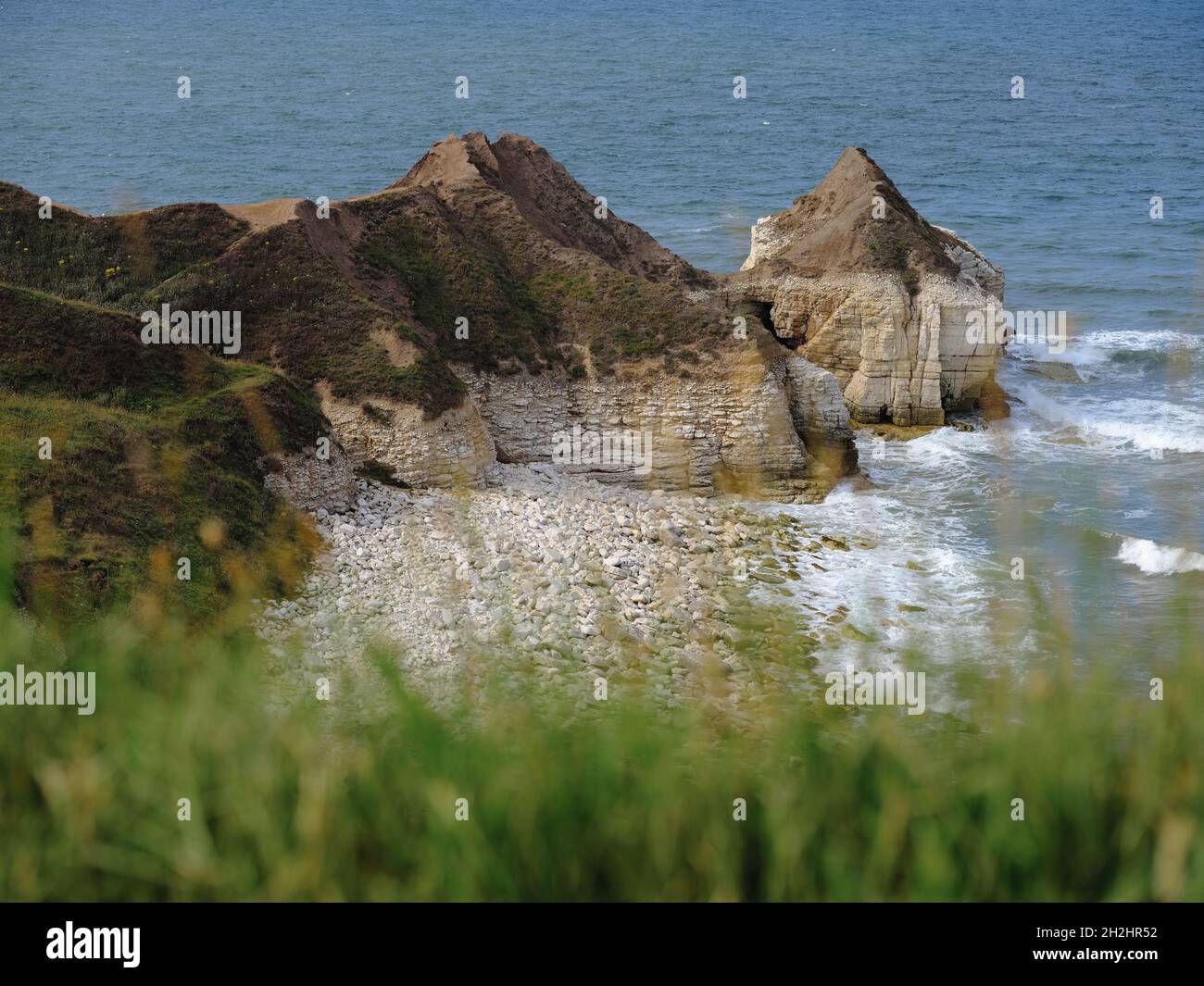The limestone chalk cliffs coastline and landscape of Thornwick Bay ...
