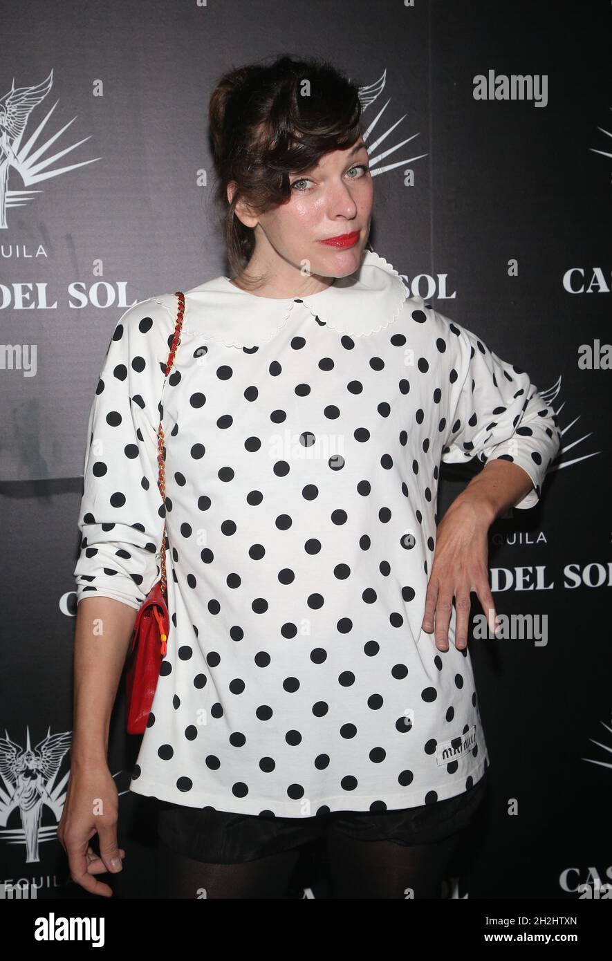 Los Angeles, Ca. 21st Oct, 2021. Milla Jovovich at Brian Bowen Smith's ...