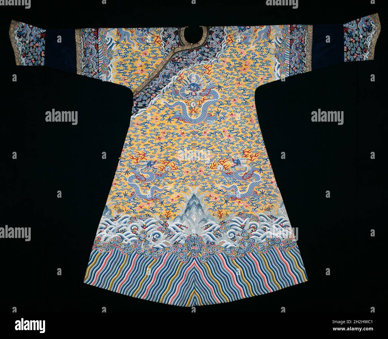 Empress' Jifu (Semiformal Court Robe), China, Qing dynasty (1644-1911 ...