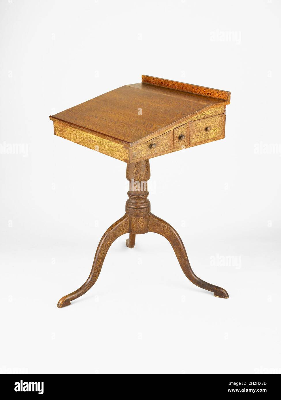 Three legged wooden base hi-res stock photography and images - Alamy