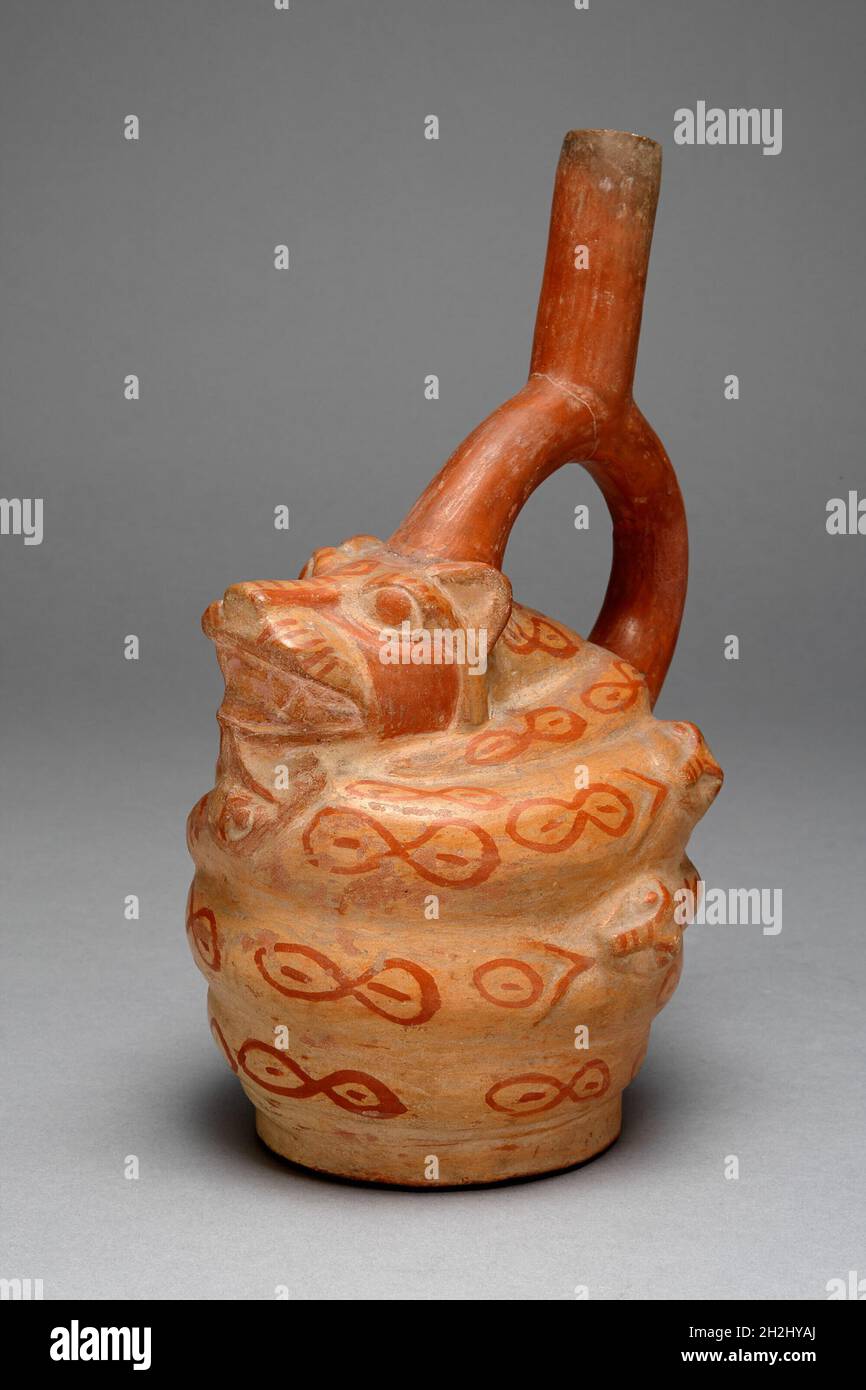Stirrup spout vessel of a feline hi-res stock photography and images ...
