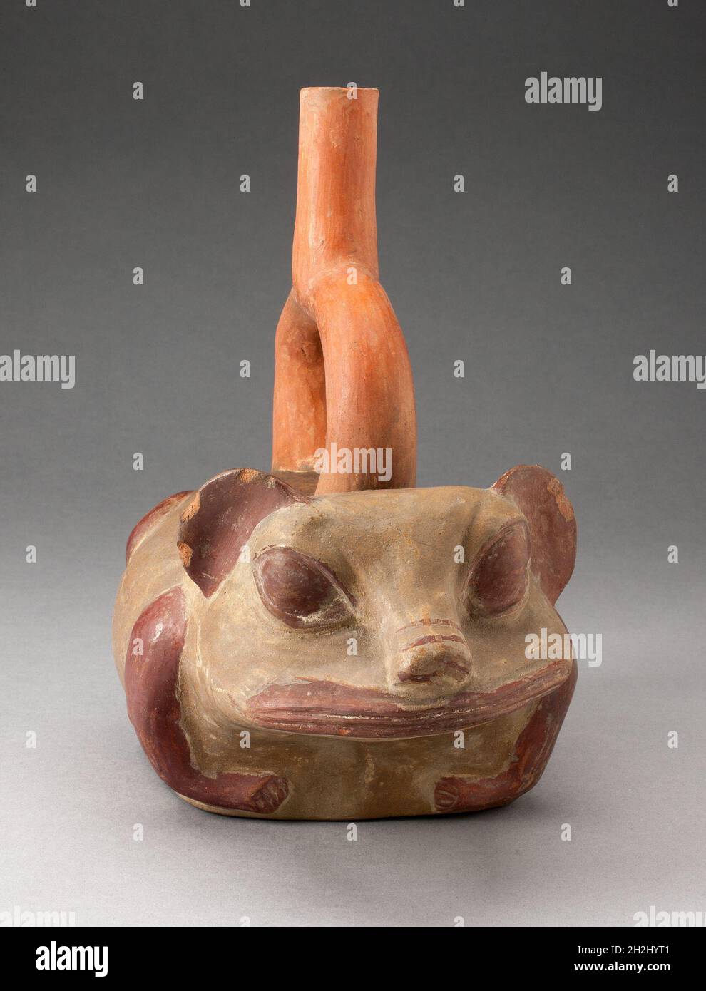 Stirrup spout vessel of a feline hi-res stock photography and images ...