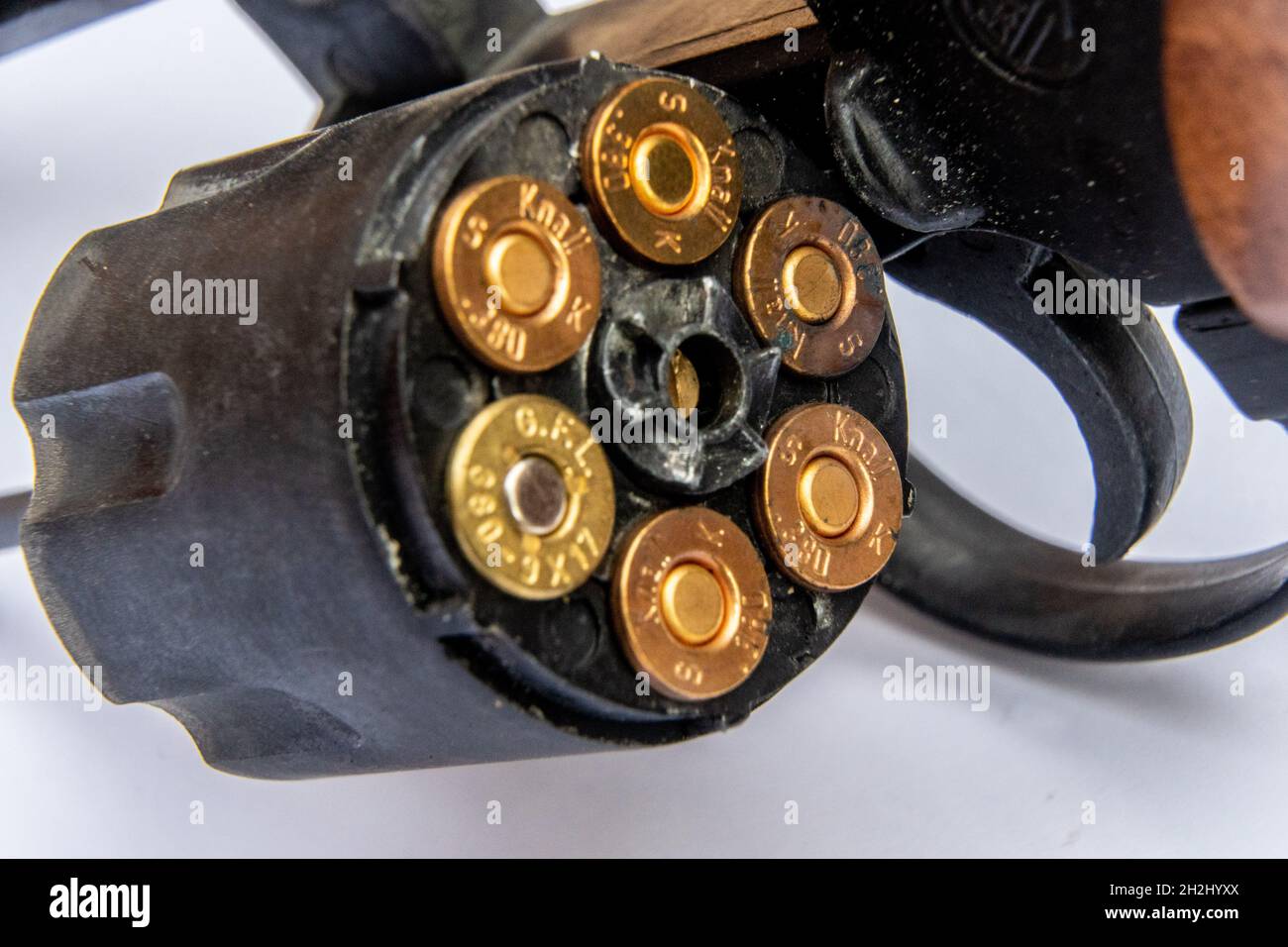 38 calibre Pistol with blank ammunition Stock Photo - Alamy