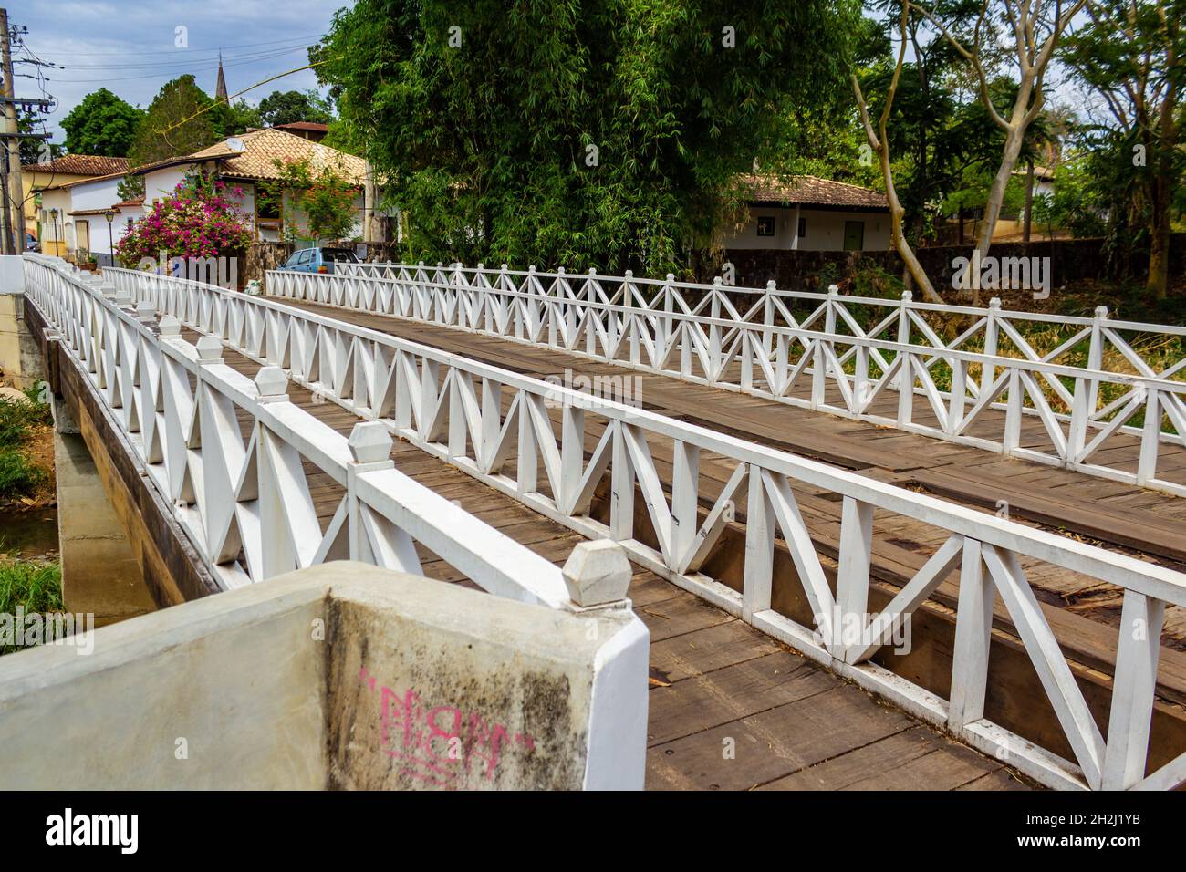 Wooden bridge over the Red River in the City of Goiás. (Goiás Velho ...