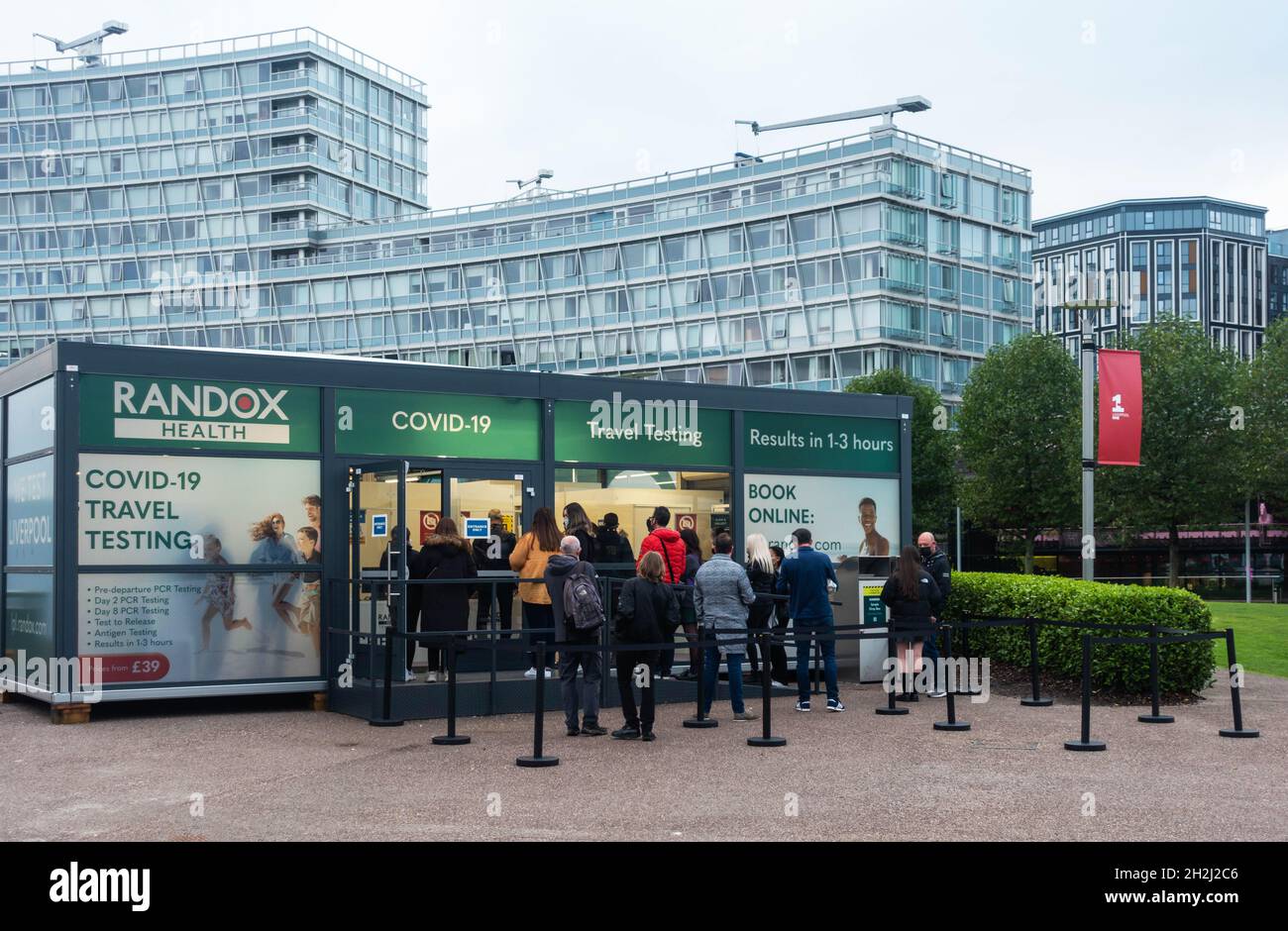 Random Health Covid-19 testing centre on Liverpool ONE top level Stock ...