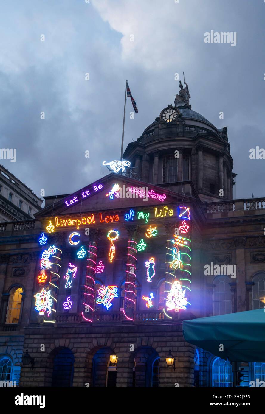 Liverpool Town Hall at night with River of Light street art Stock Photo ...