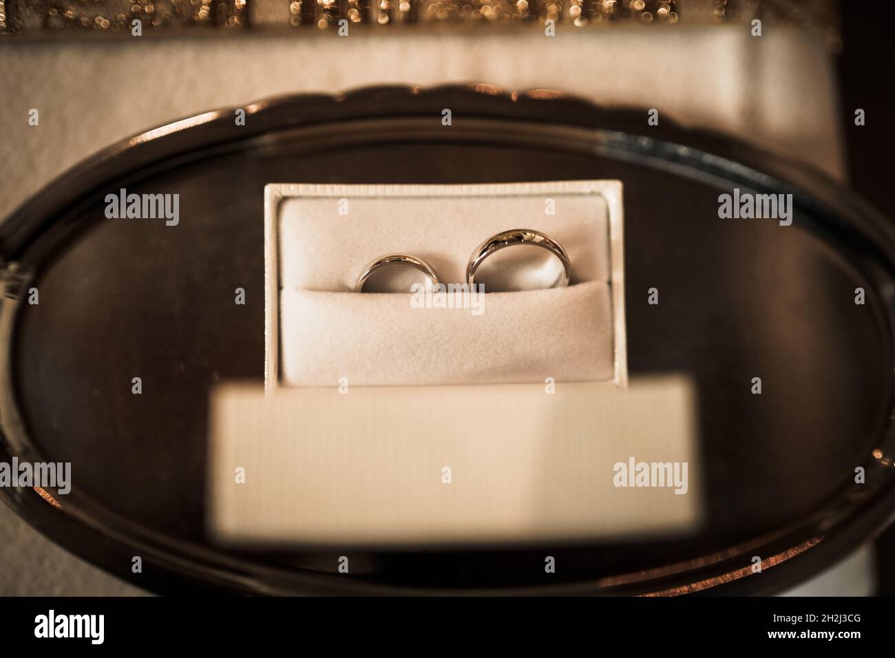 Silver mat hi-res stock photography and images - Alamy