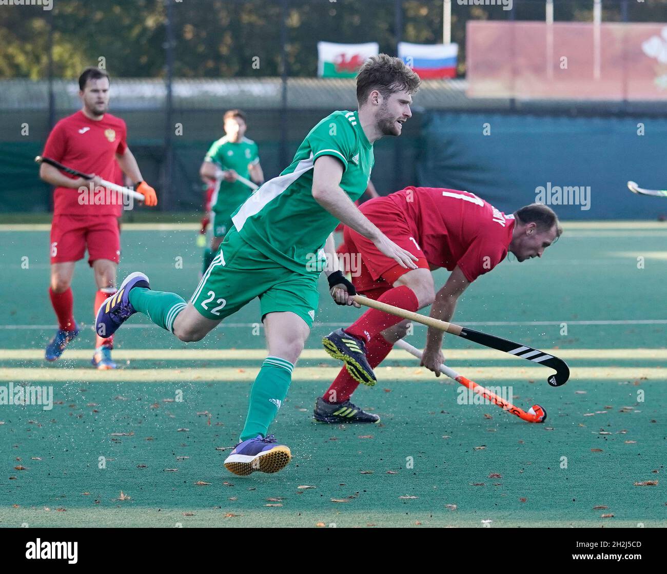 Cardiff, UK. 21st Oct, 2021. Michael Robson (Ireland) (L) Alexander ...
