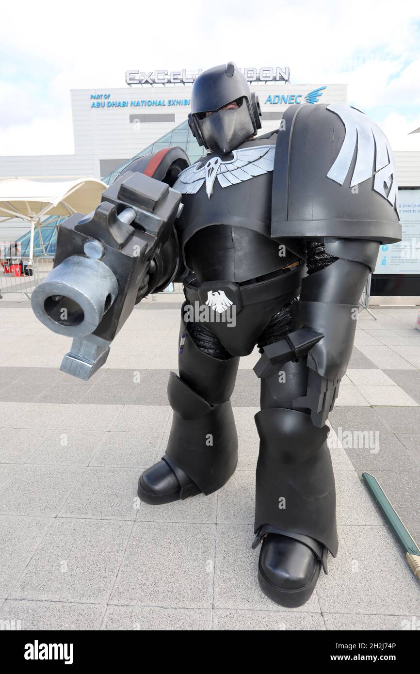 London, UK. 22nd Oct, 2021. Participant as a Warhammer 40k Space Marine ...