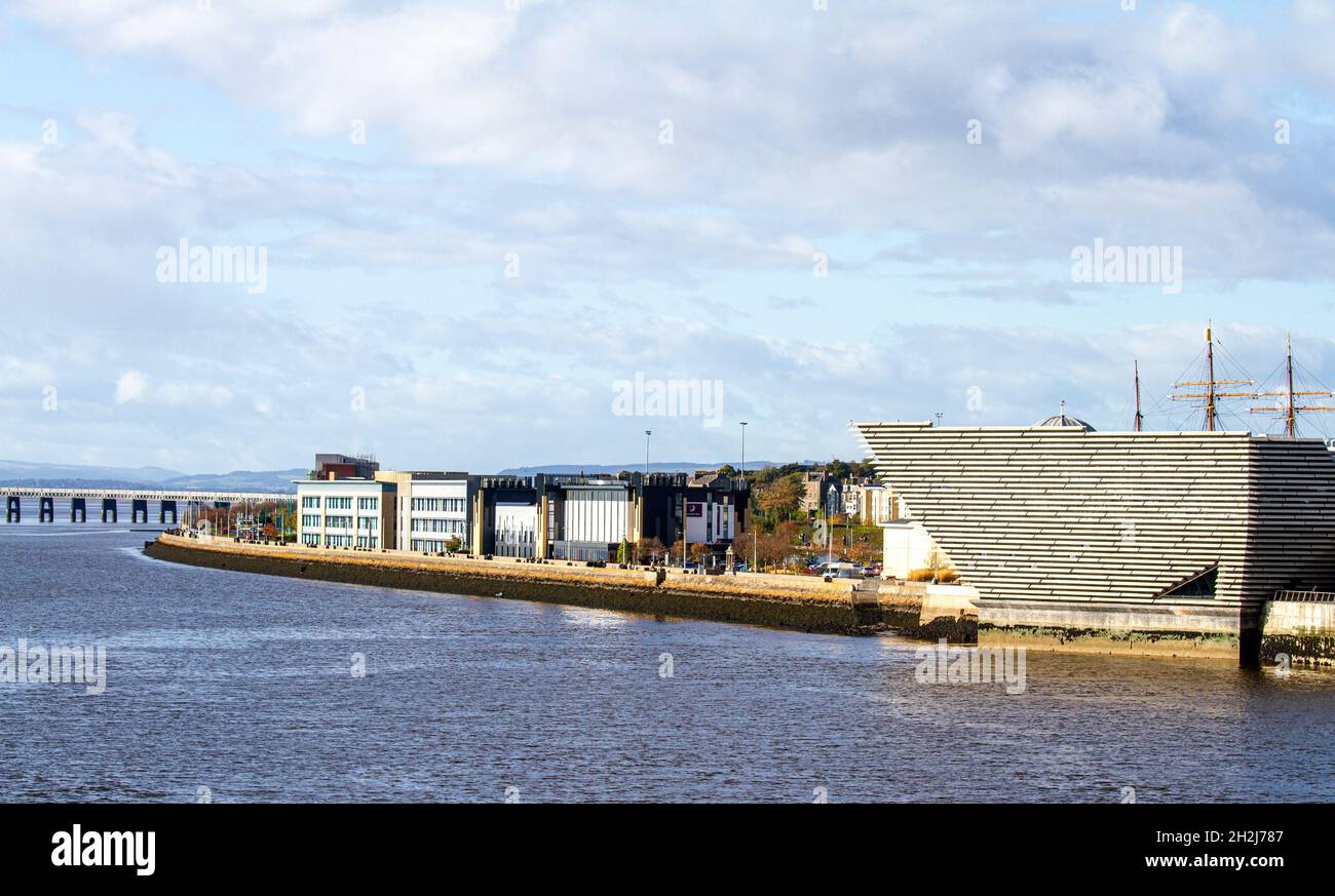 Dundee, Tayside, Scotland, UK. 22nd Oct, 2021. UK Weather: Warm Autumn ...