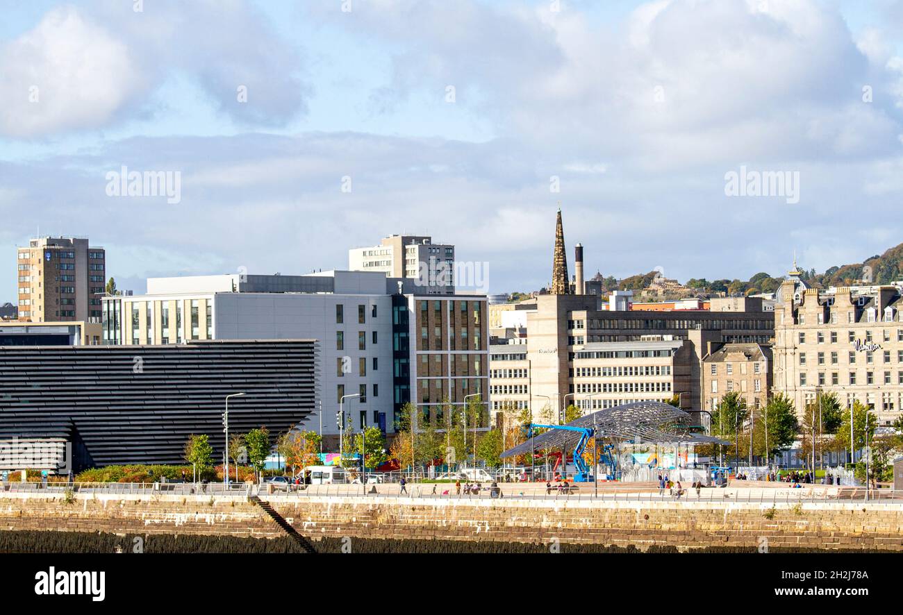 Dundee, Tayside, Scotland, UK. 22nd Oct, 2021. UK Weather: Warm Autumn ...