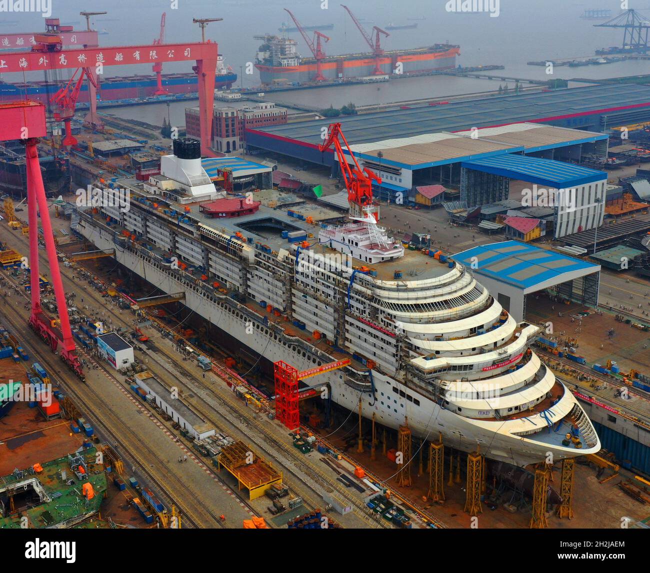SHANGHAI, CHINA - OCTOBER 22, 2021 - An aerial photo taken on Dec. 22 ...