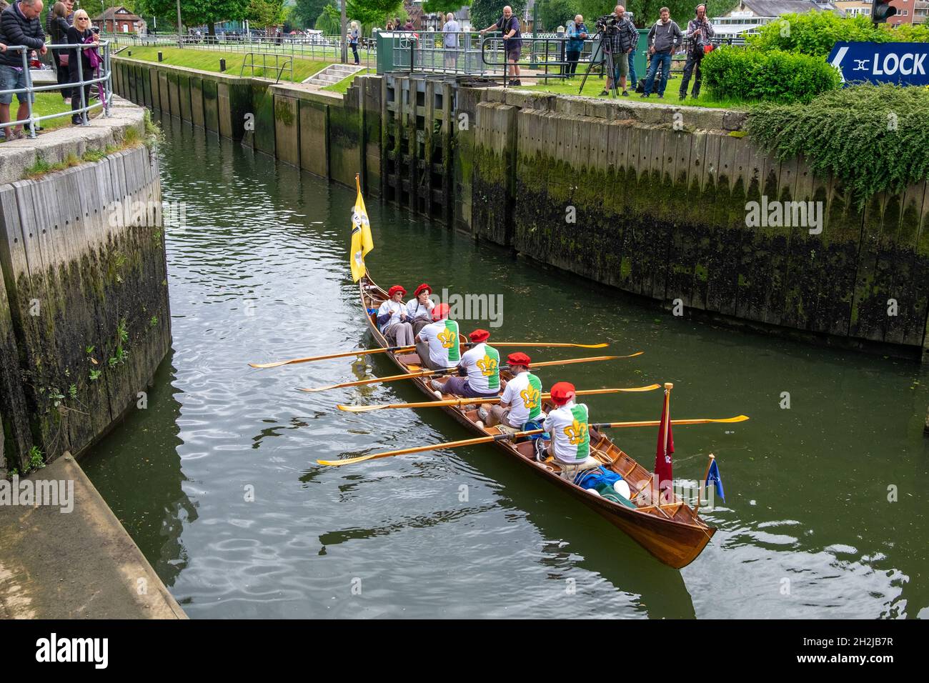 tudor pull on river thames Stock Photo - Alamy