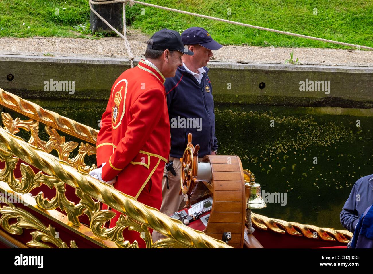 tudor pull on river thames Stock Photo - Alamy