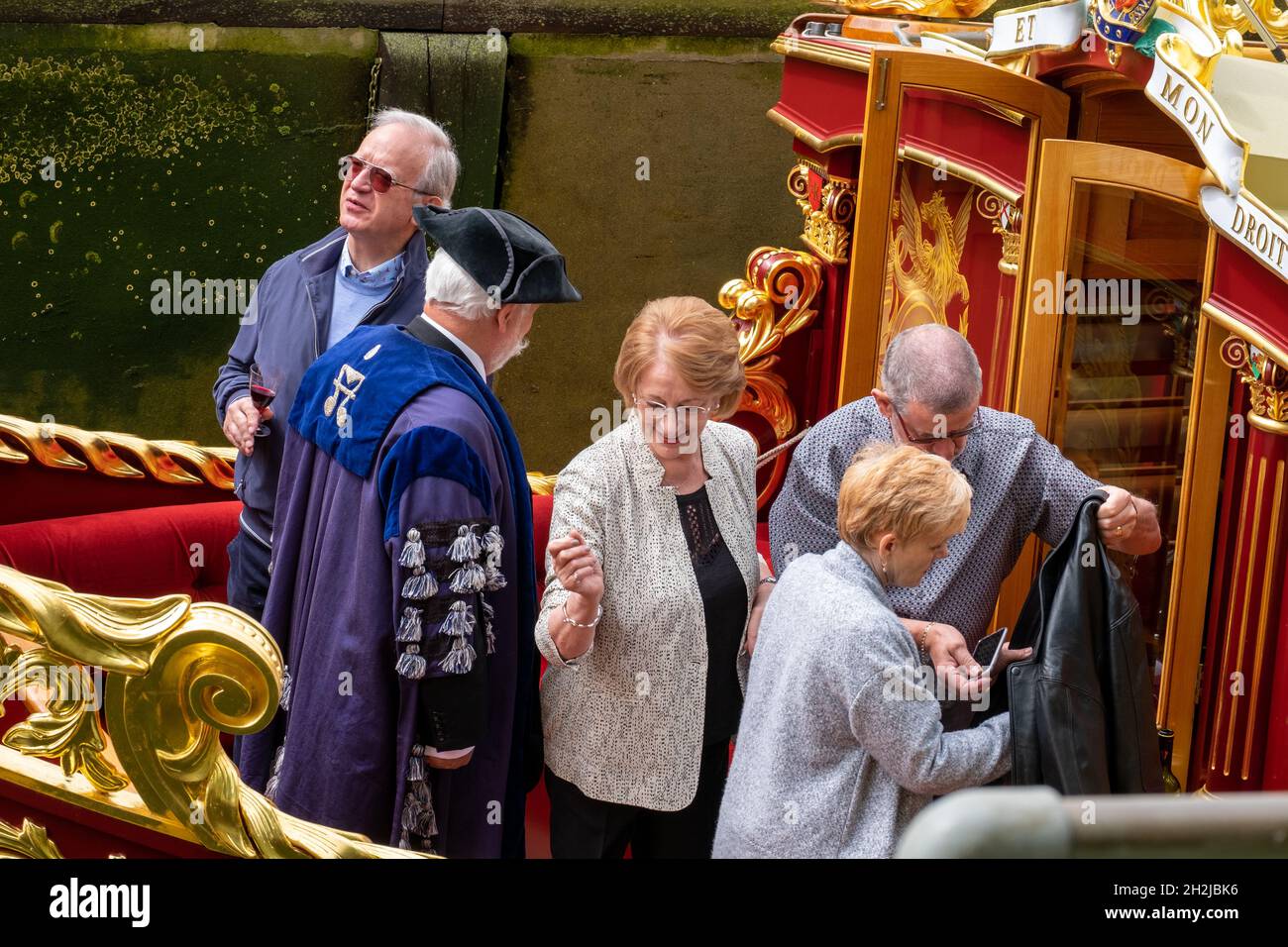 tudor pull on river thames Stock Photo - Alamy