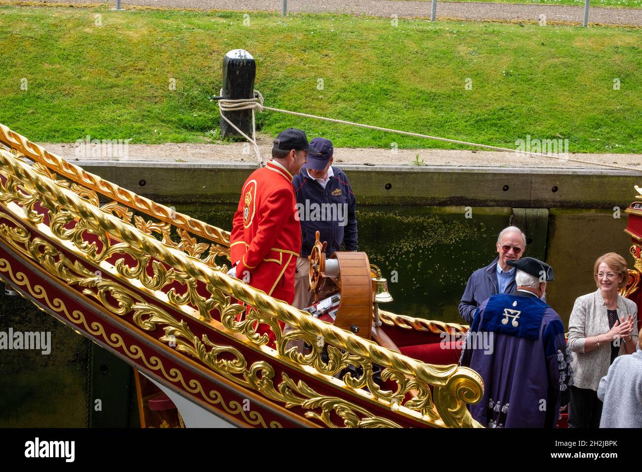 tudor pull on river thames Stock Photo - Alamy