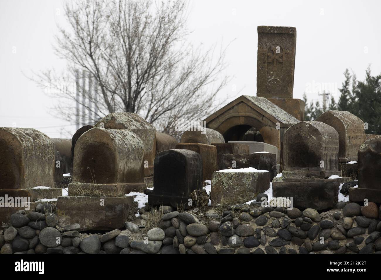 White concrete grave hi-res stock photography and images - Alamy