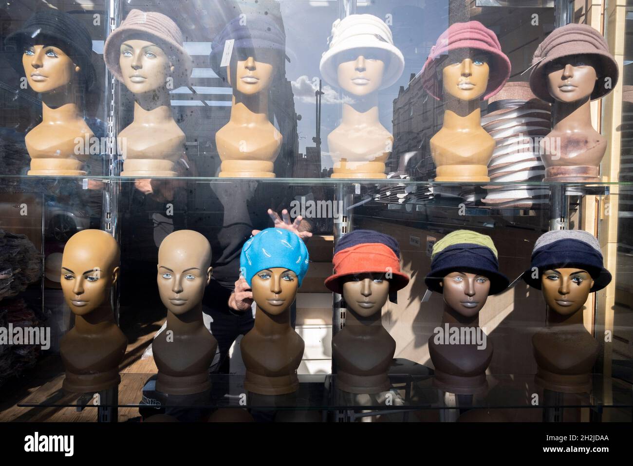 Asian shopkeeper uk hi-res stock photography and images - Alamy