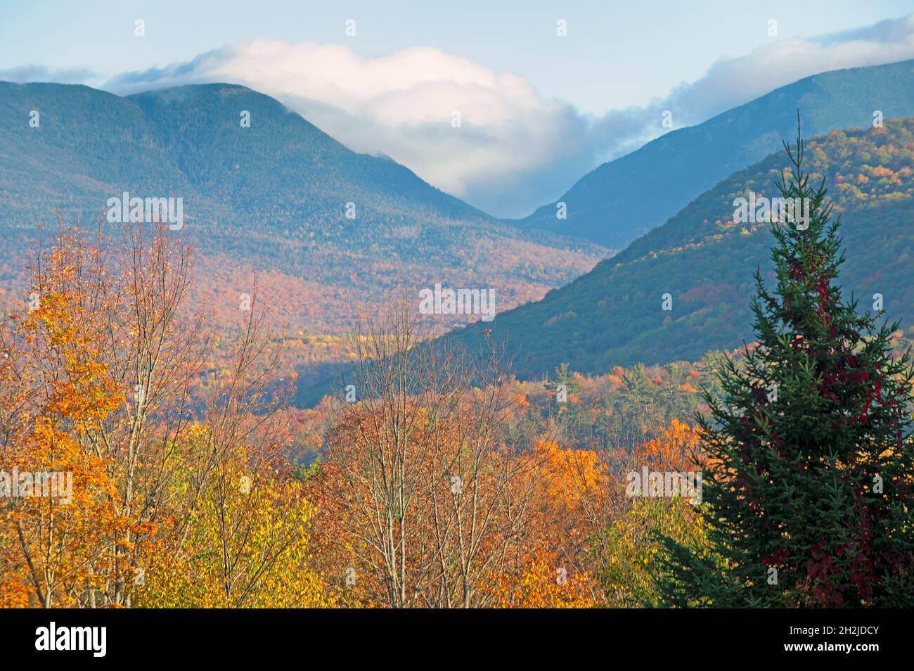Fall view mountains in hi-res stock photography and images - Alamy
