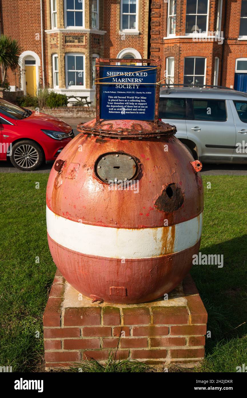 Second ww2 mine hi-res stock photography and images - Alamy