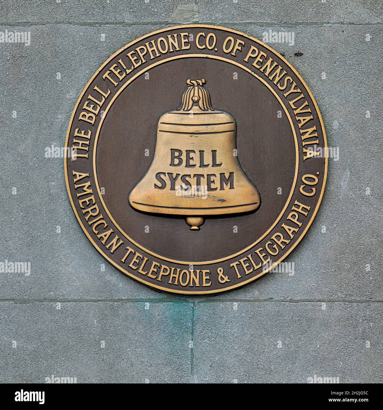 Detail of 1835 Arch Street, Bell Telephone Building, a 1926 landmark ...