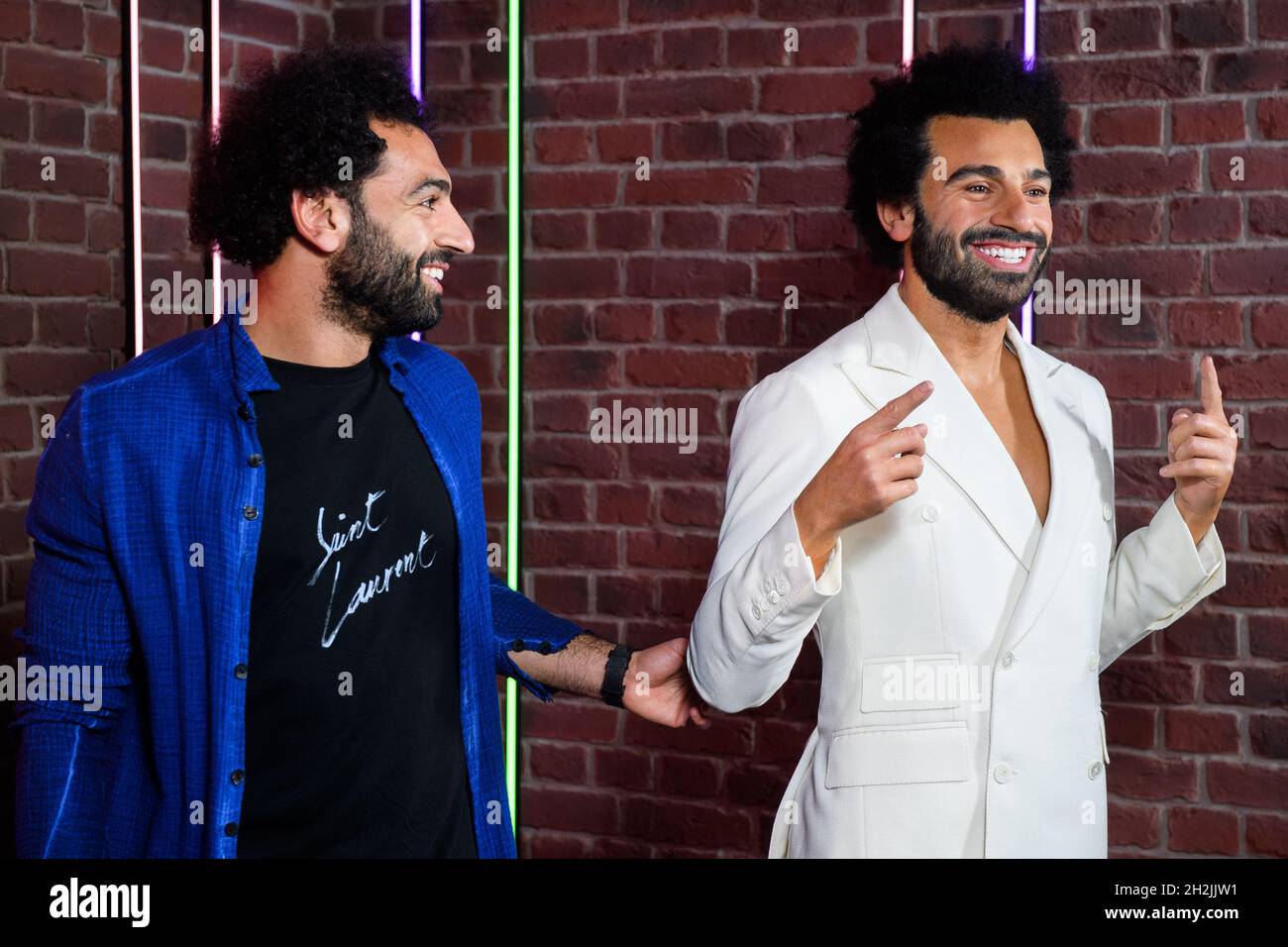 Mo salah smiling hi-res stock photography and images - Alamy