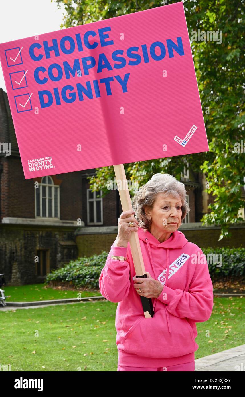Assisted dying protest uk hi-res stock photography and images - Alamy