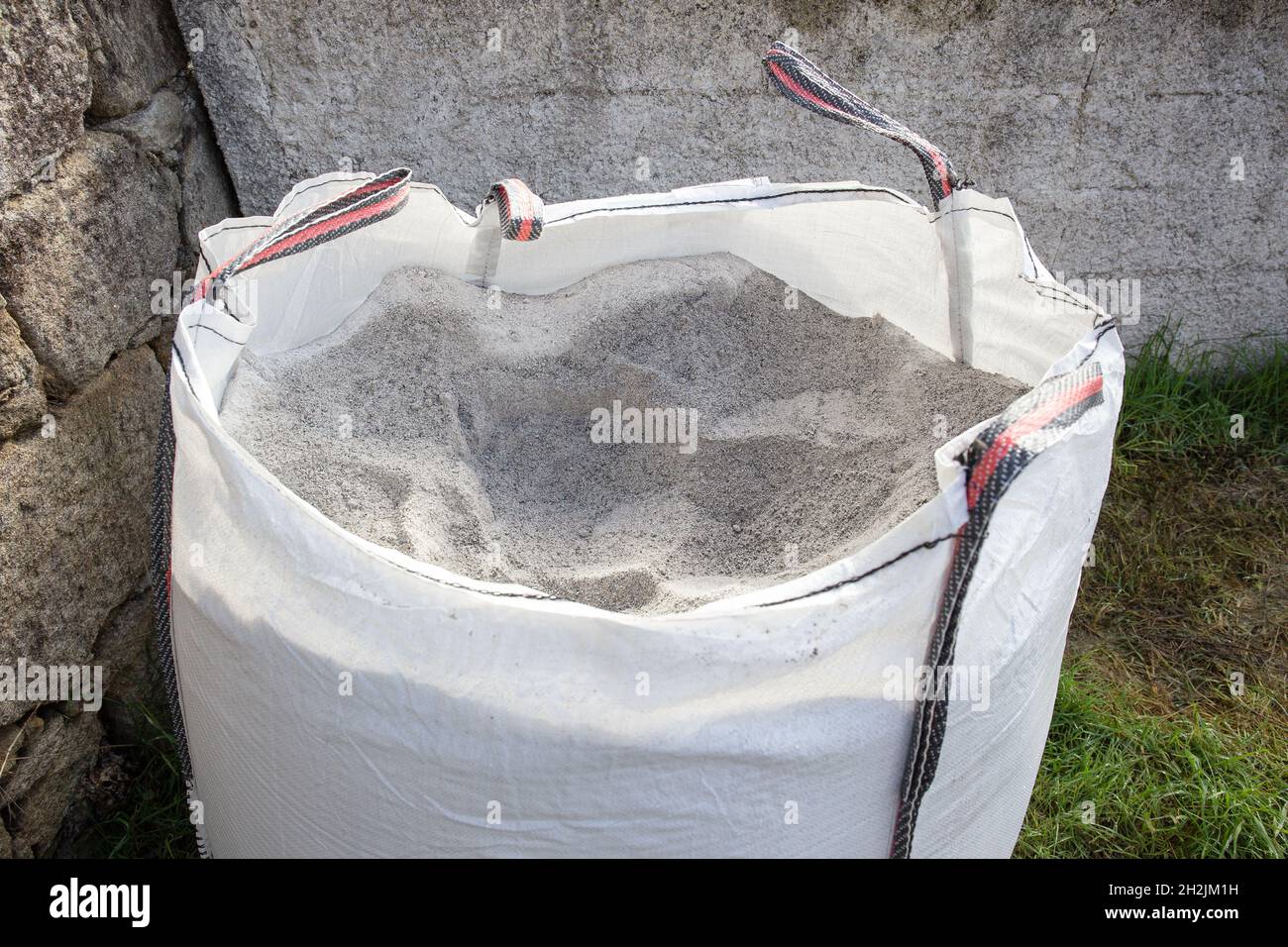 Bag of building sand hi-res stock photography and images - Alamy