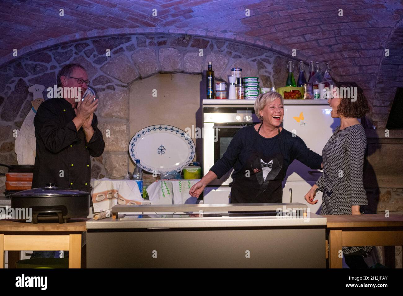 Cornelia Kaupert und Peter Kube bei KU(H)LINARISCHES IM KUHSTALL mit ...