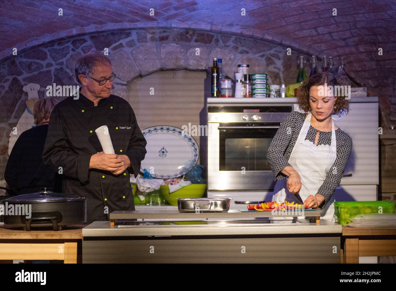 Cornelia Kaupert und Peter Kube bei KU(H)LINARISCHES IM KUHSTALL mit ...