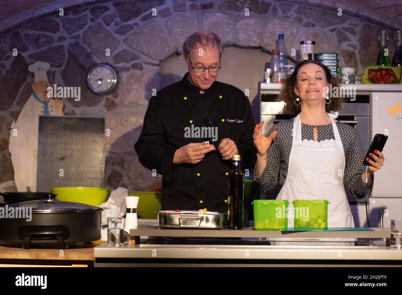 Cornelia Kaupert und Peter Kube bei KU(H)LINARISCHES IM KUHSTALL mit ...
