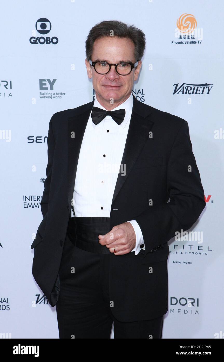 **FILE PHOTO** Peter Scolari Has Passed Away. NEW YORK, NY - NOVEMBER ...