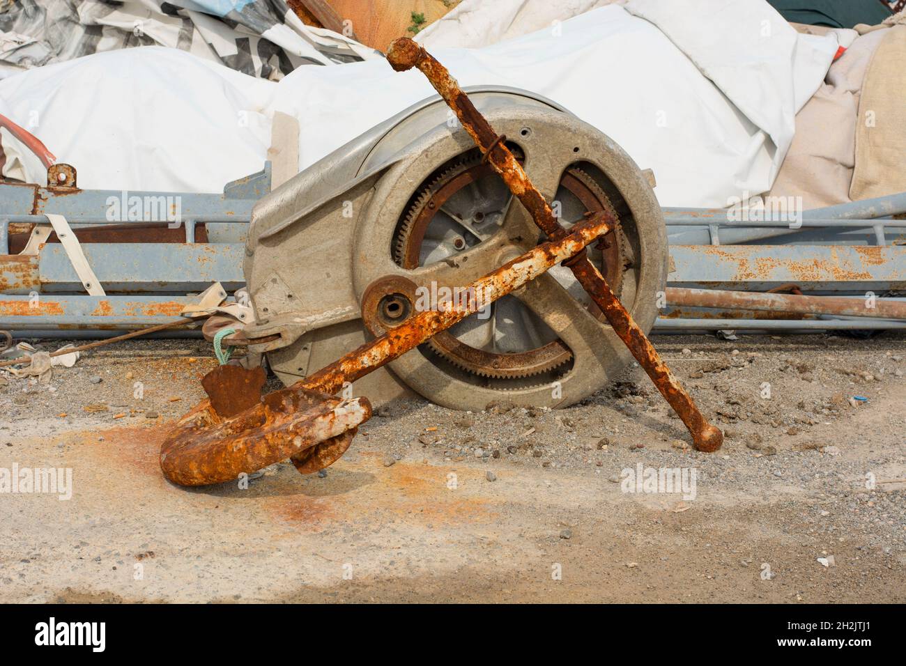 rusted anchor by the sea Stock Photo - Alamy