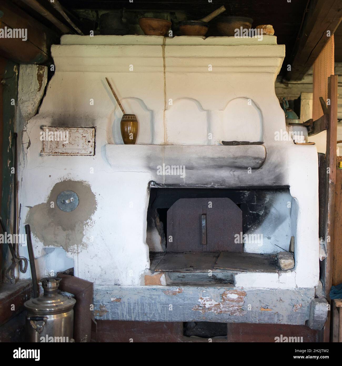 Russian stove. Interior of old russian home with traditional oven Stock ...