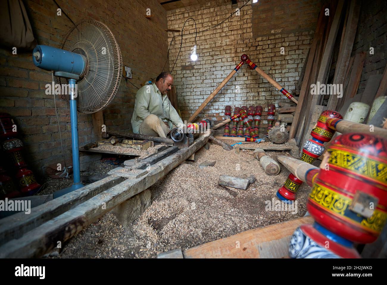 Benchtop drill press hi-res stock photography and images - Alamy