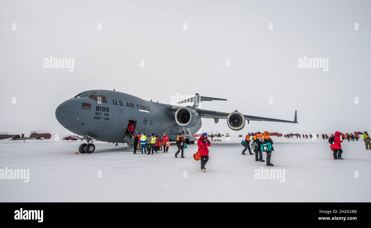 A c-17 cargo plane unloads on the ice runway of McMurdo Station Stock ...