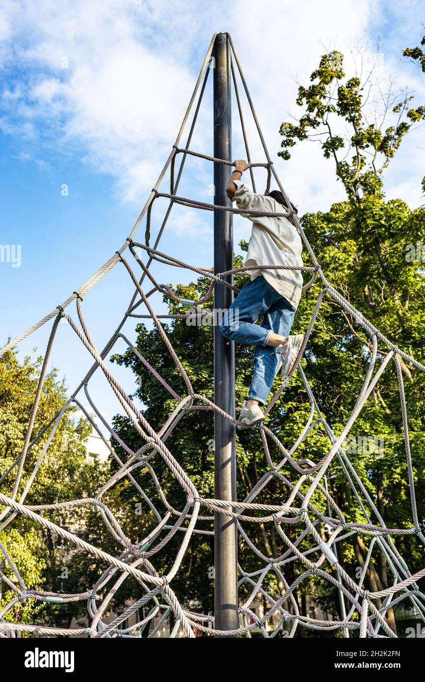 Rope playground hi-res stock photography and images - Alamy
