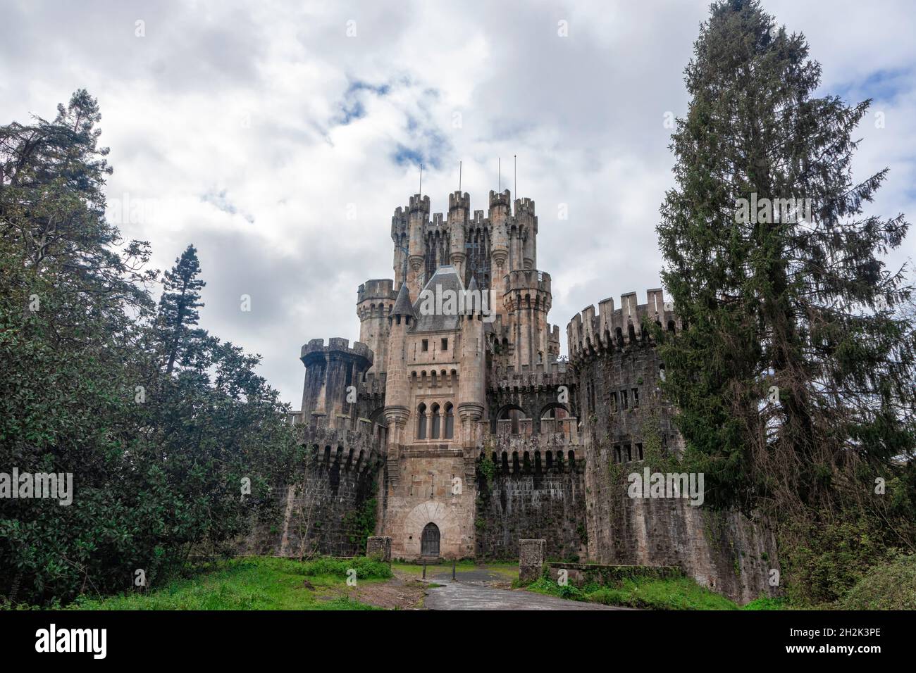 Butrón Castle High Resolution Stock Photography and Images - Alamy
