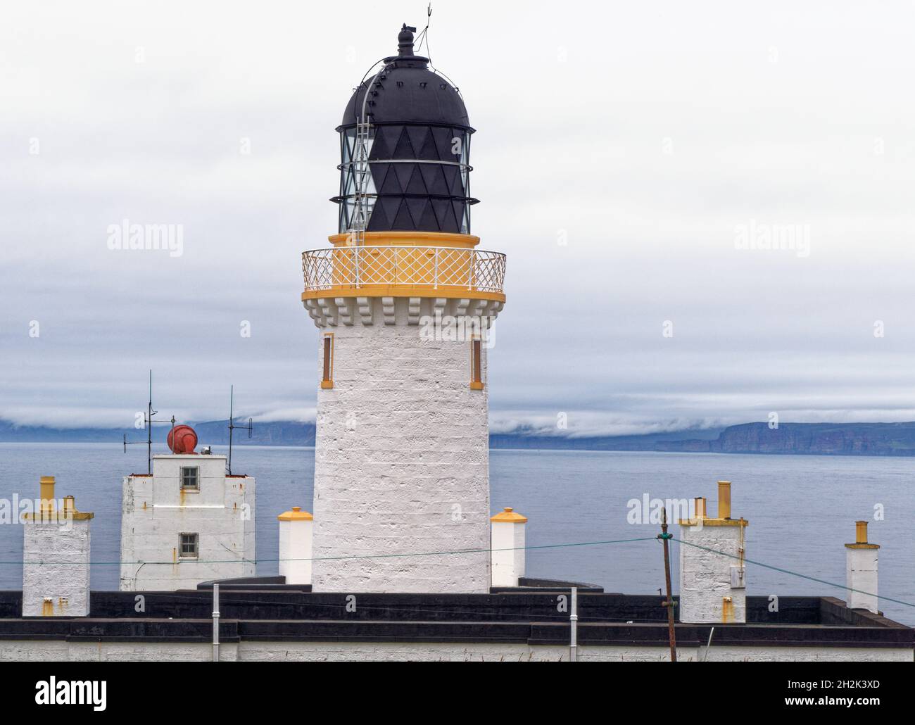 Dunnet Head lighthouse on the north coast of Scotland, Caithness ...