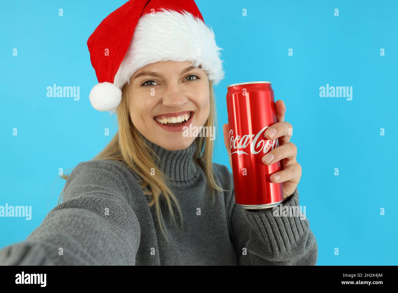 Girl coke cola can hi-res stock photography and images - Alamy