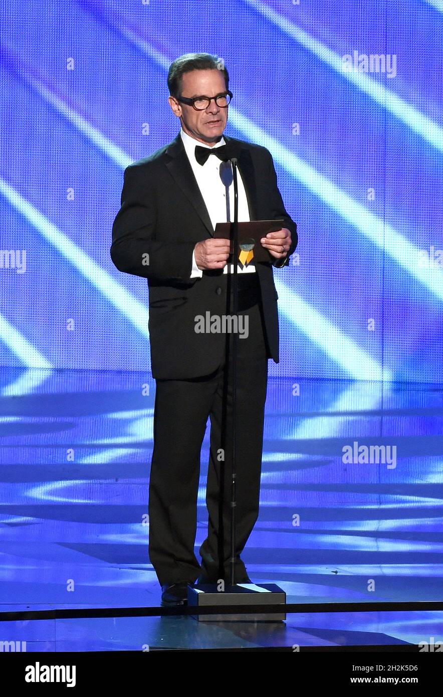 LOS ANGELES, CA - SEPTEMBER 18: Peter Scolari onstage at the 68th Emmy ...