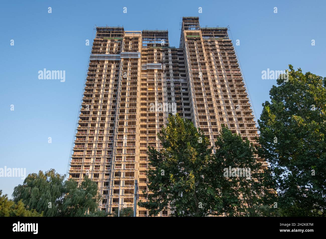 building under construction against sky Stock Photo - Alamy