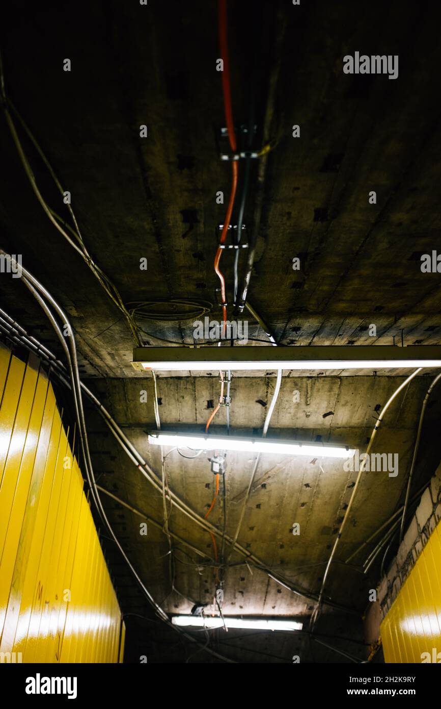 Inside walls cables hi-res stock photography and images - Alamy