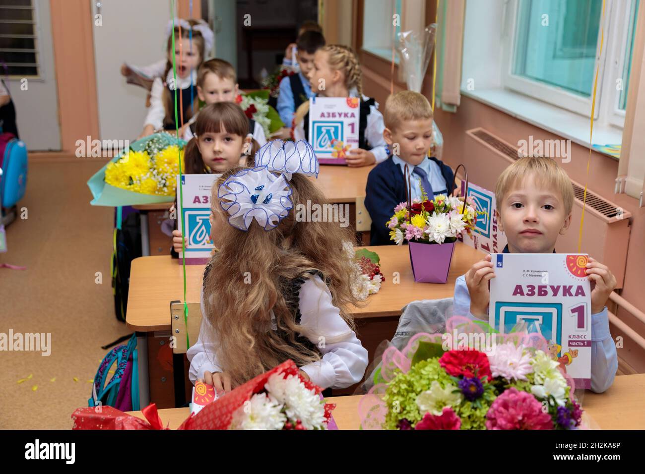 Listen carefully children hi-res stock photography and images - Alamy