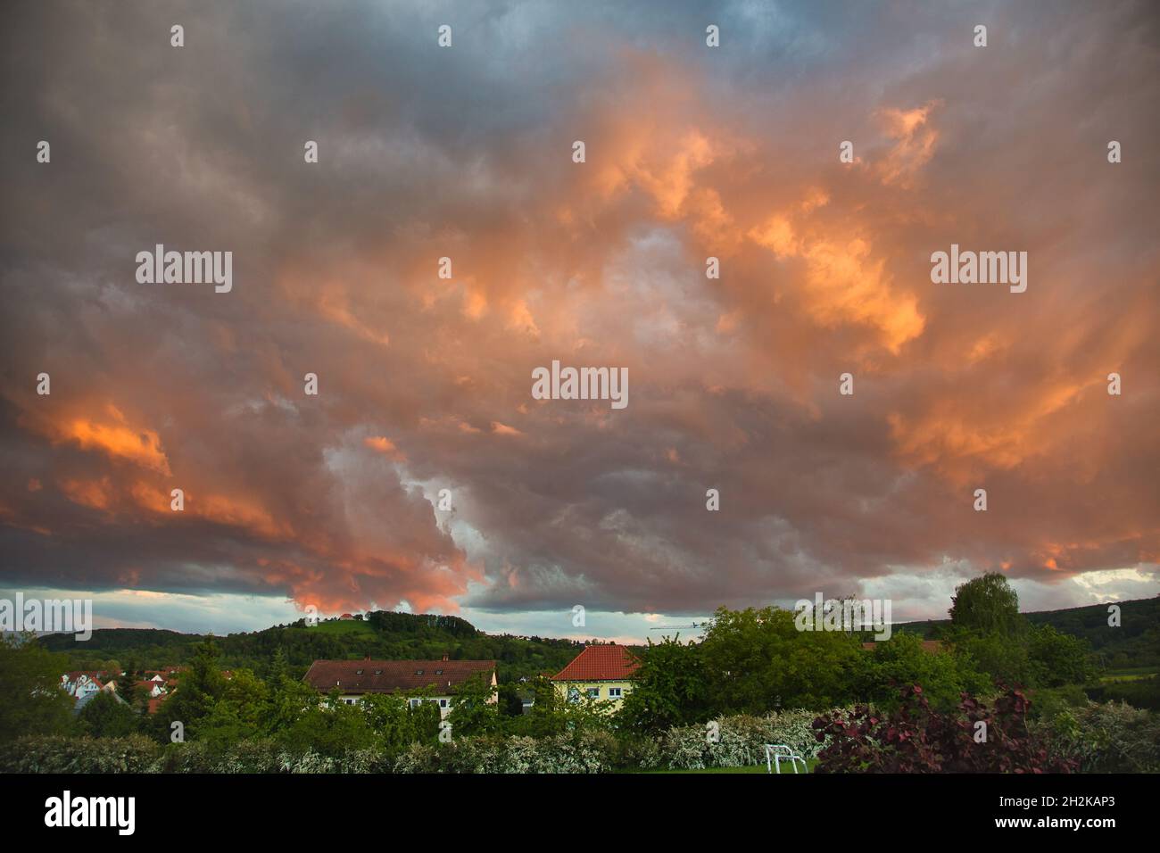 Nature evening hi-res stock photography and images - Alamy
