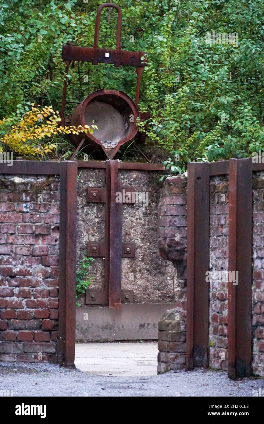 Ancient gates hi-res stock photography and images - Alamy