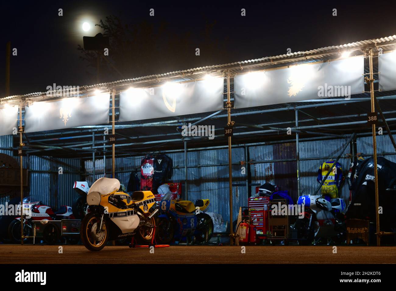 Yamaha's in the moonlight, Hailwood Trophy for two stroke 250cc and ...