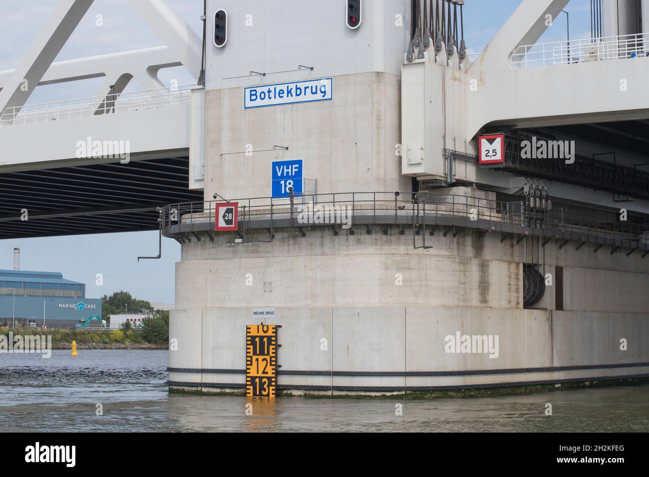 Botlekbrug hi-res stock photography and images - Alamy