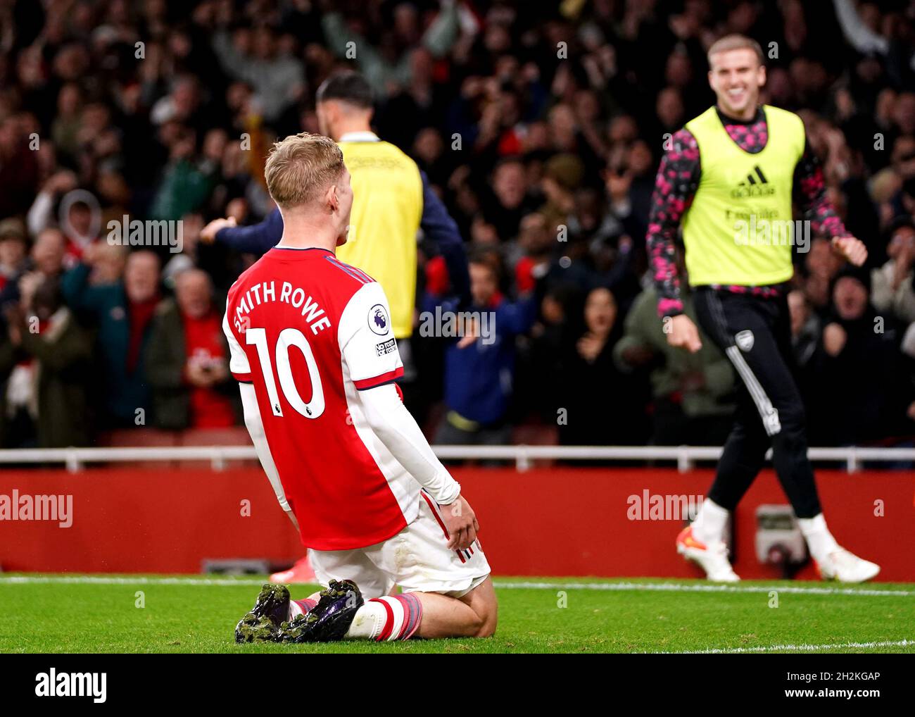 Arsenal's Emile Smith-Rowe celebrates scoring their side's third goal ...
